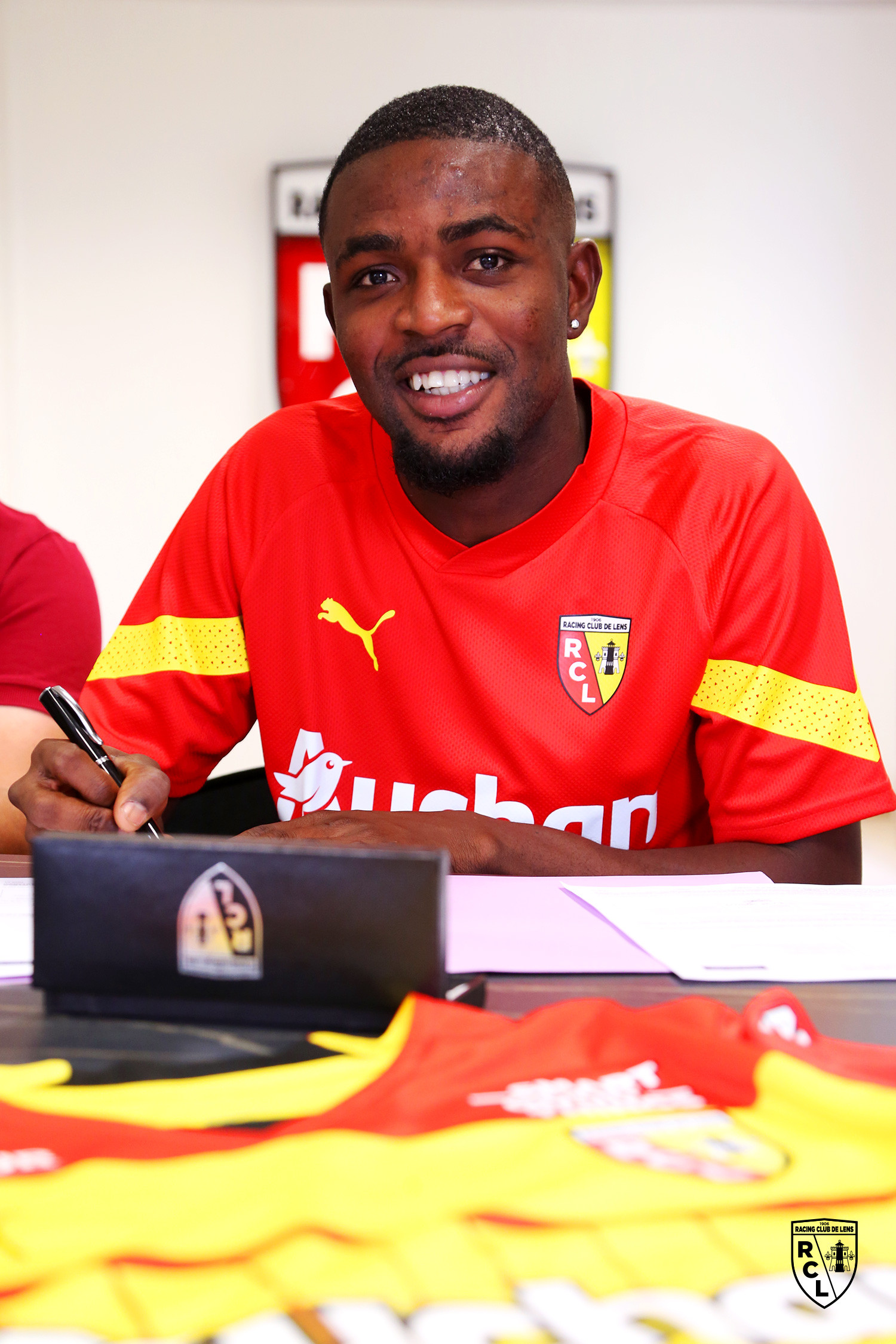Salis Abdul Samed, un milieu volcanique au Racing | RC Lens