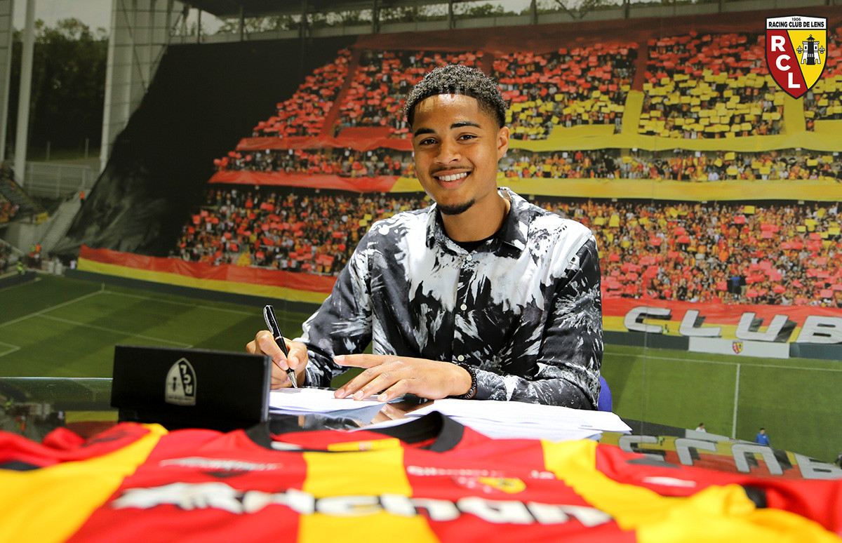 Premier contrat pro pour Jonathan Varane | RC Lens